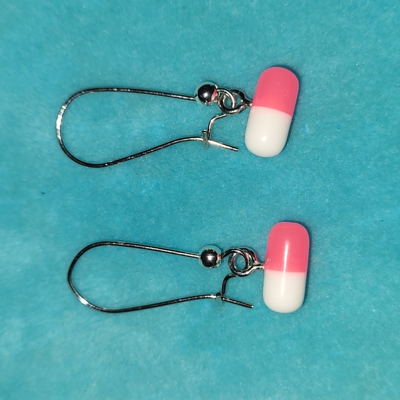 Hot Topic | Jewelry | Hot Pink Pill Capsule Nurse Earrings | Poshmark
